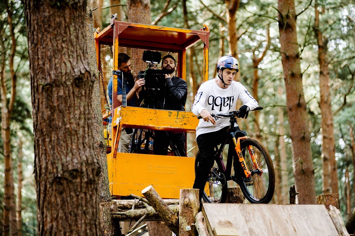 Neues Red Bull-Video der Extraklasse: Matt Jones: Frames Of Mind - MTB ... Neues Red Bull-Video der Extraklasse: Matt Jones: Frames Of Mind - MTB ...