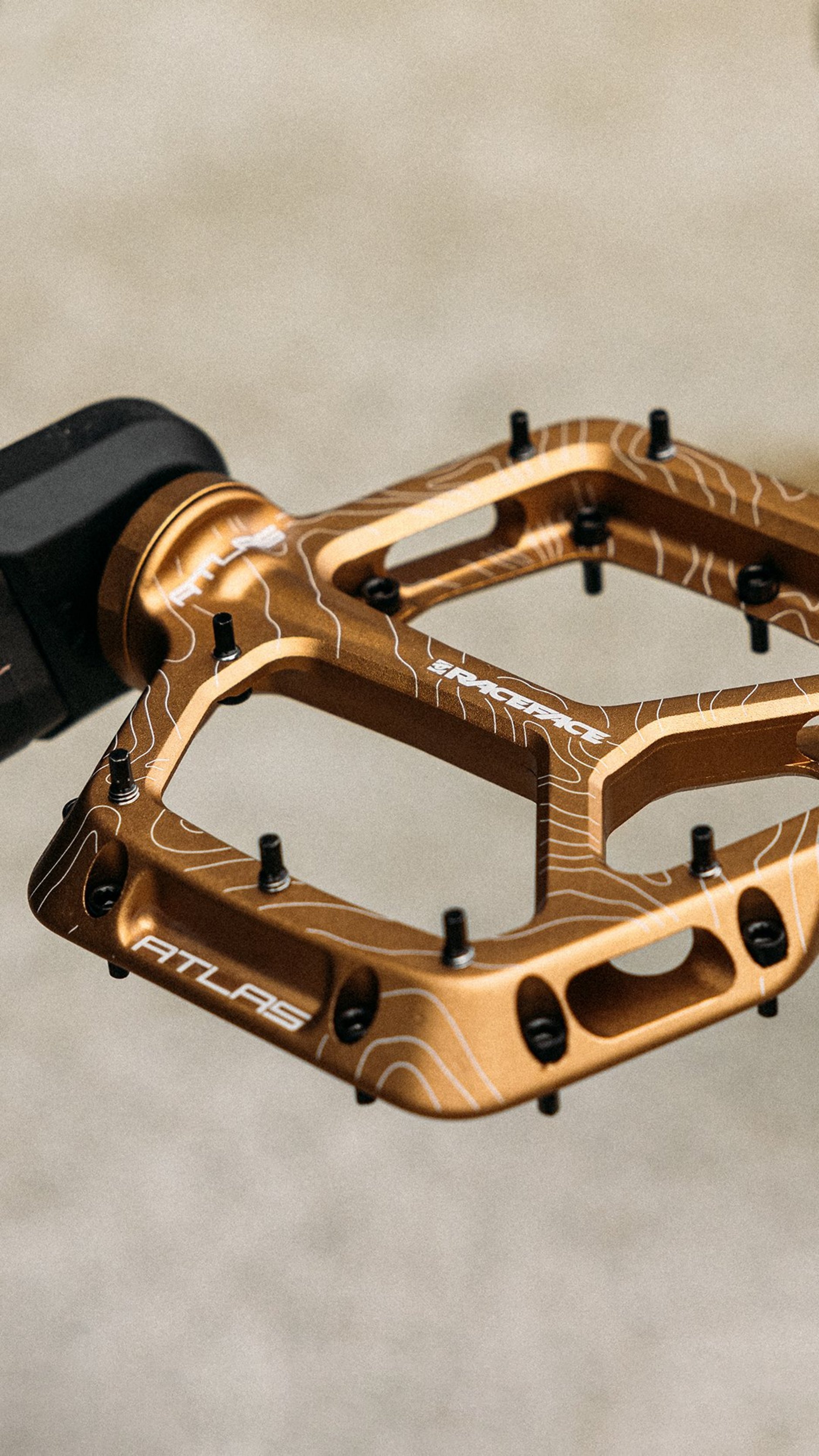 Neue Race Face Atlas-Pedale: Größer, griffiger, besser?
